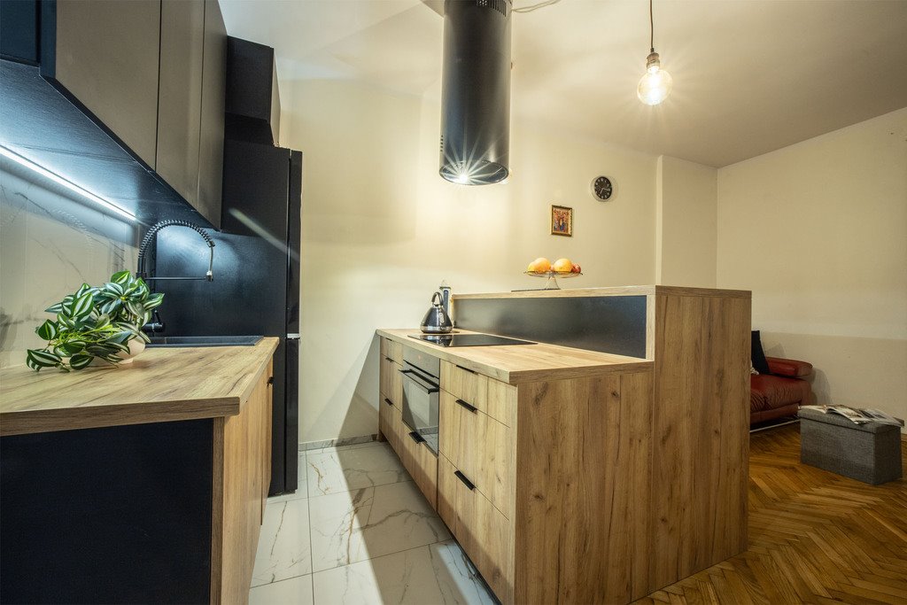 Sprzedam mieszkanie trzypokojowe: Łowicz , ulica pl. Stary Rynek, 47 m2 ...